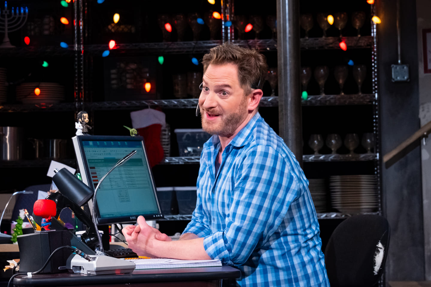 “Fully Committed” at TheaterWorks by Zander Opper | Reviews by Zander Opper